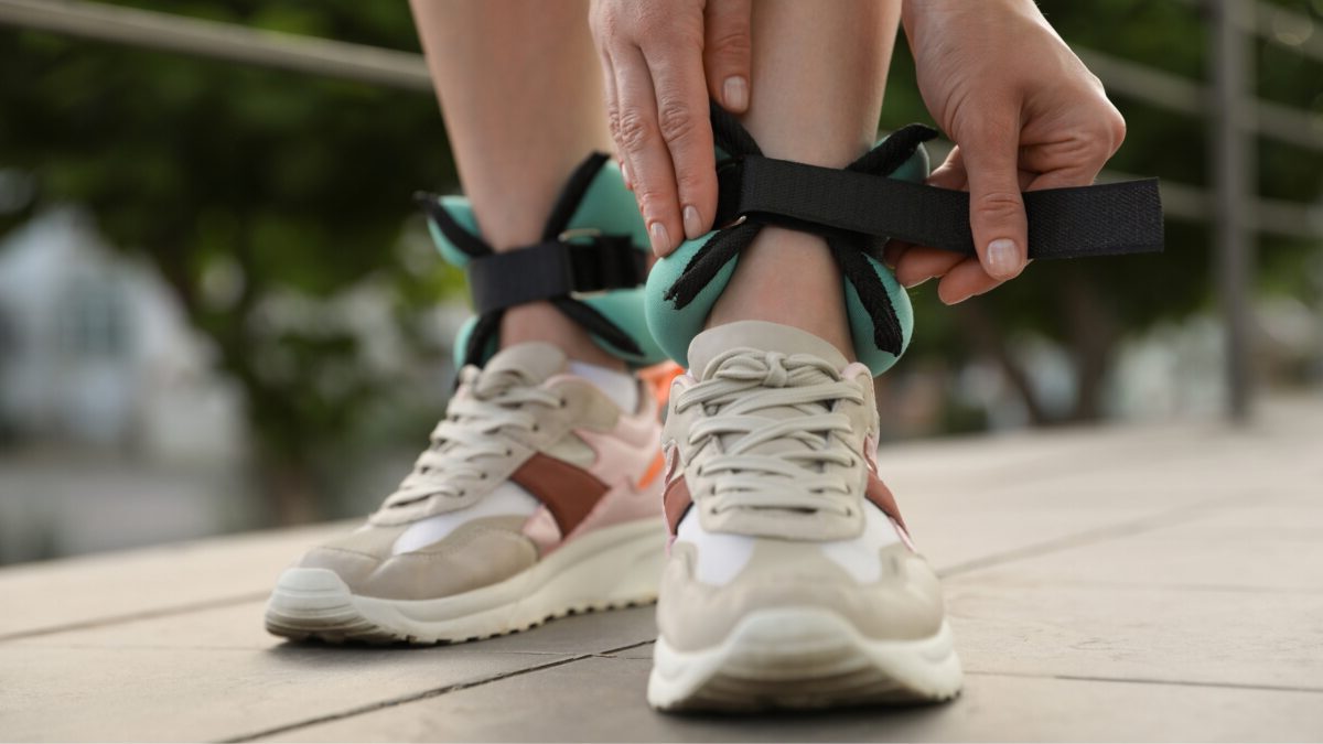 Comment utiliser les poids cheville pour renforcer jambes et équilibre
